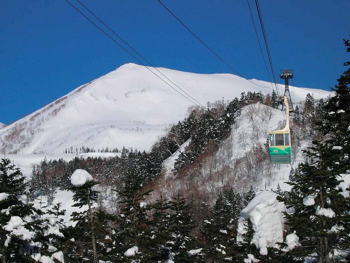 Outdoor Japan Magazine - Hakuba Ski Resort Guide