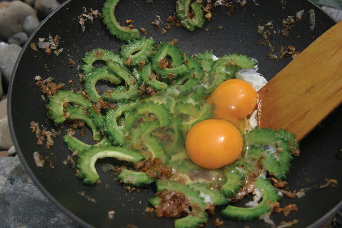 Outdoor Japan Magazine - Okinawa Cooking