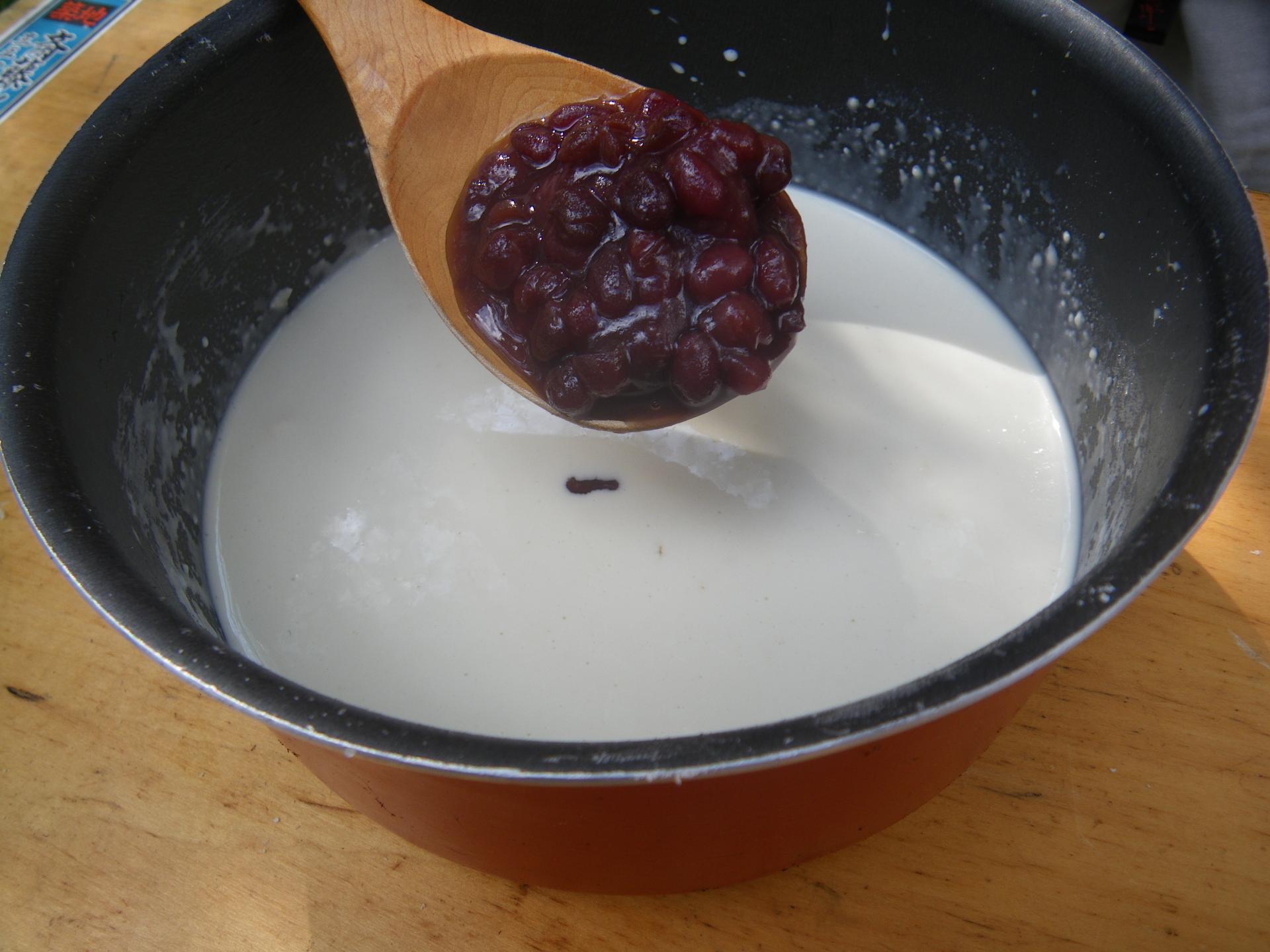 Outdoor Japan Magazine - Azuki Waffles