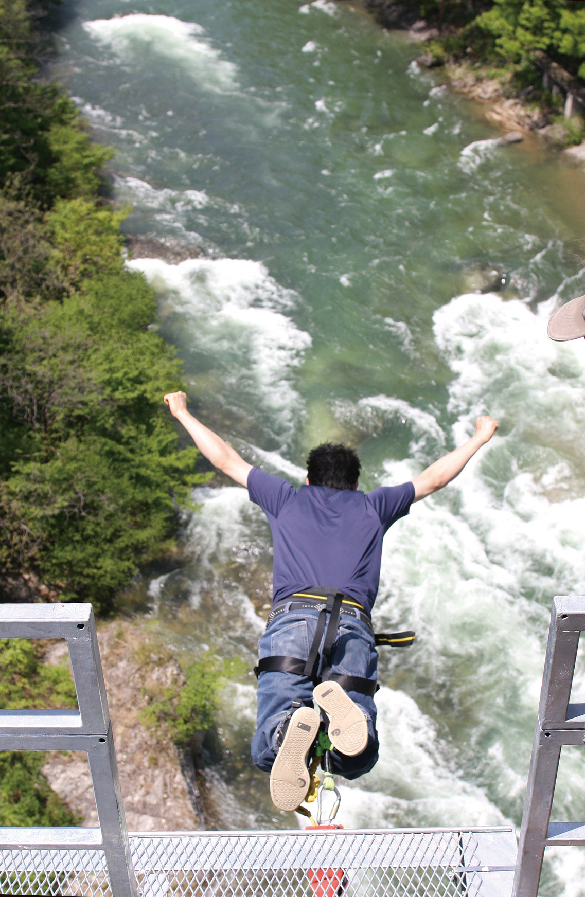 Outdoor Japan Magazine - Issue 23 - We've Got a Jumper! - Bungy Jumping ...