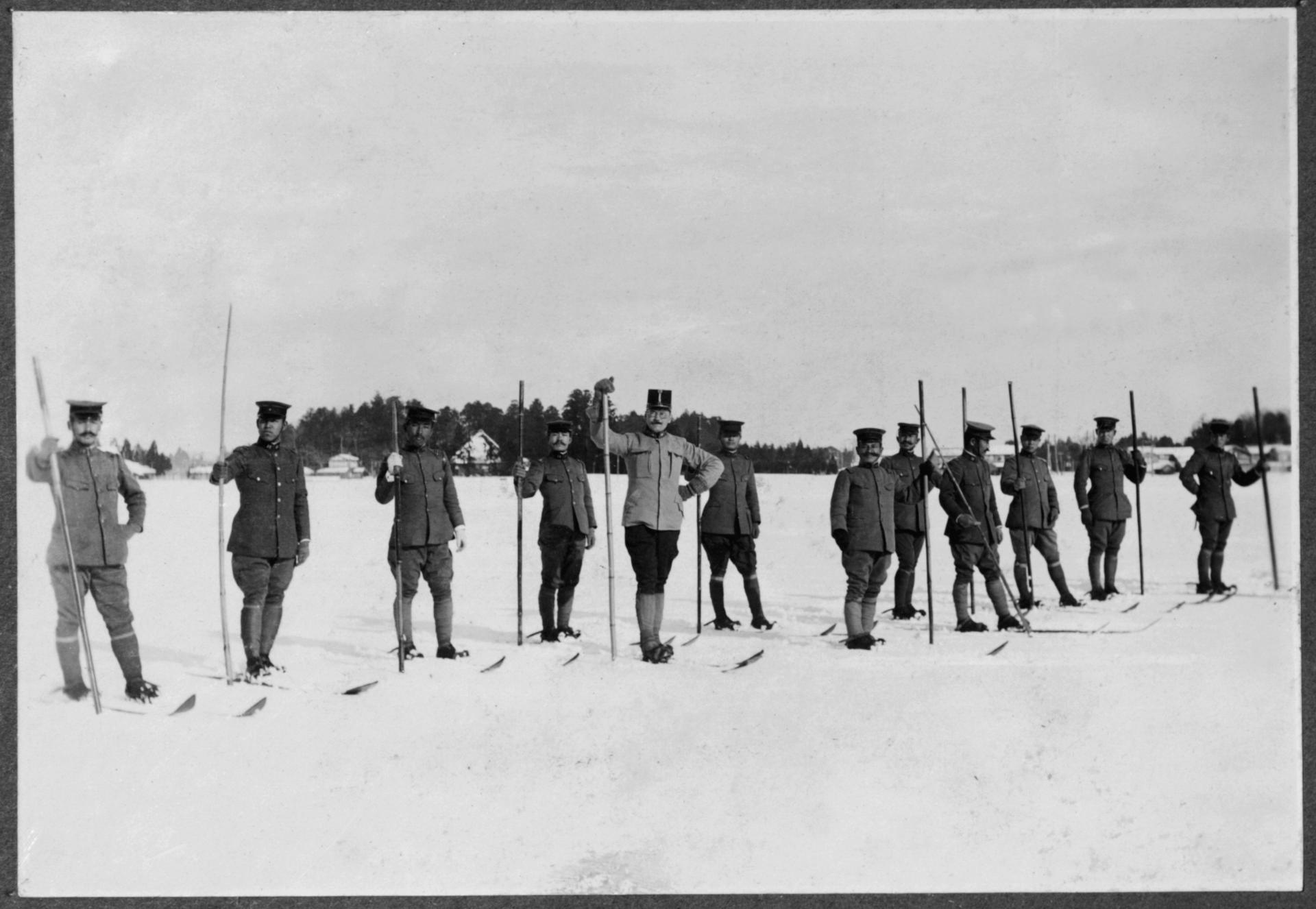 Outdoor Japan Magazine - Japan’s First Turns