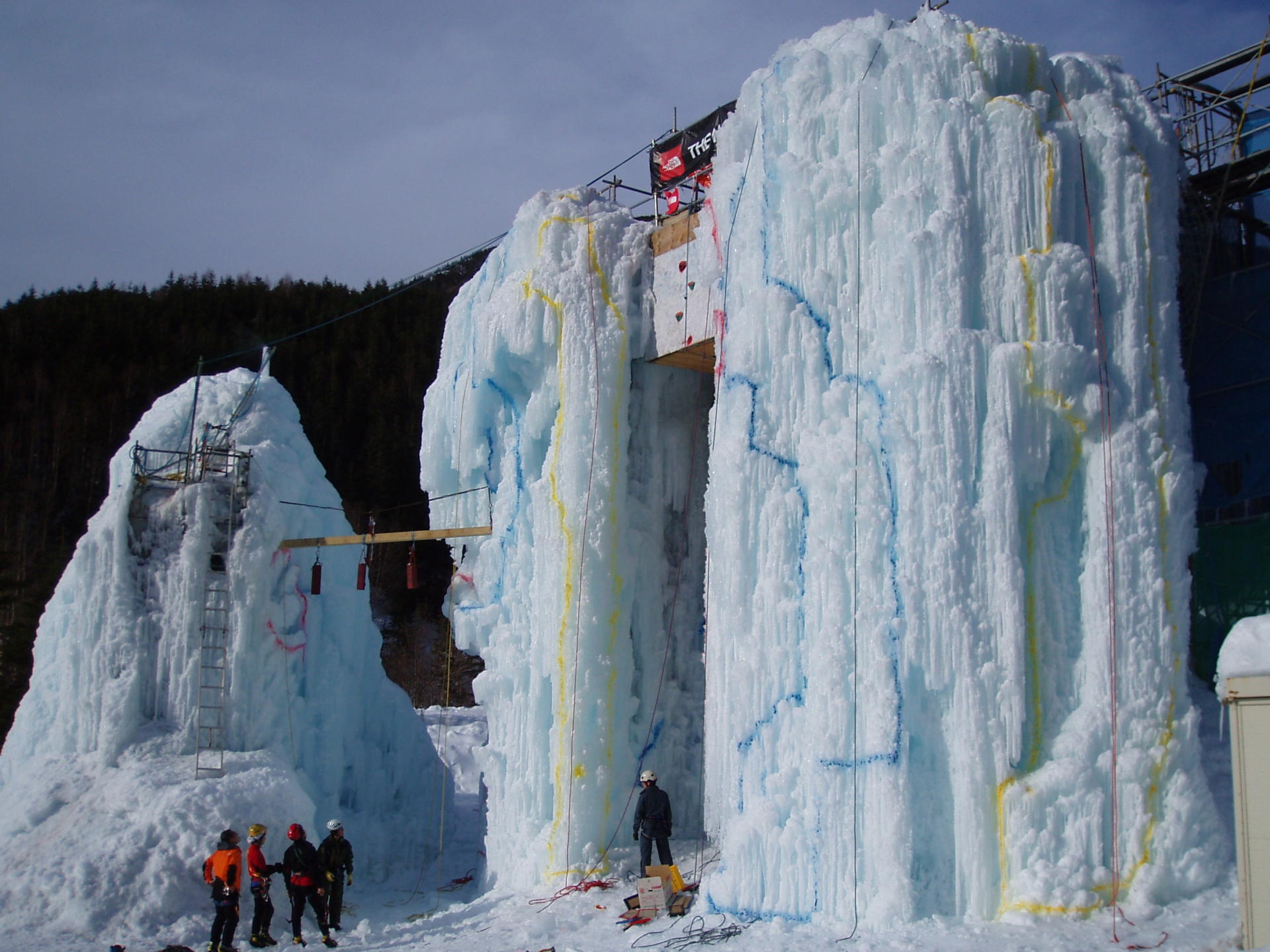 Outdoor Japan Magazine - Yatsugatake Ice Candy