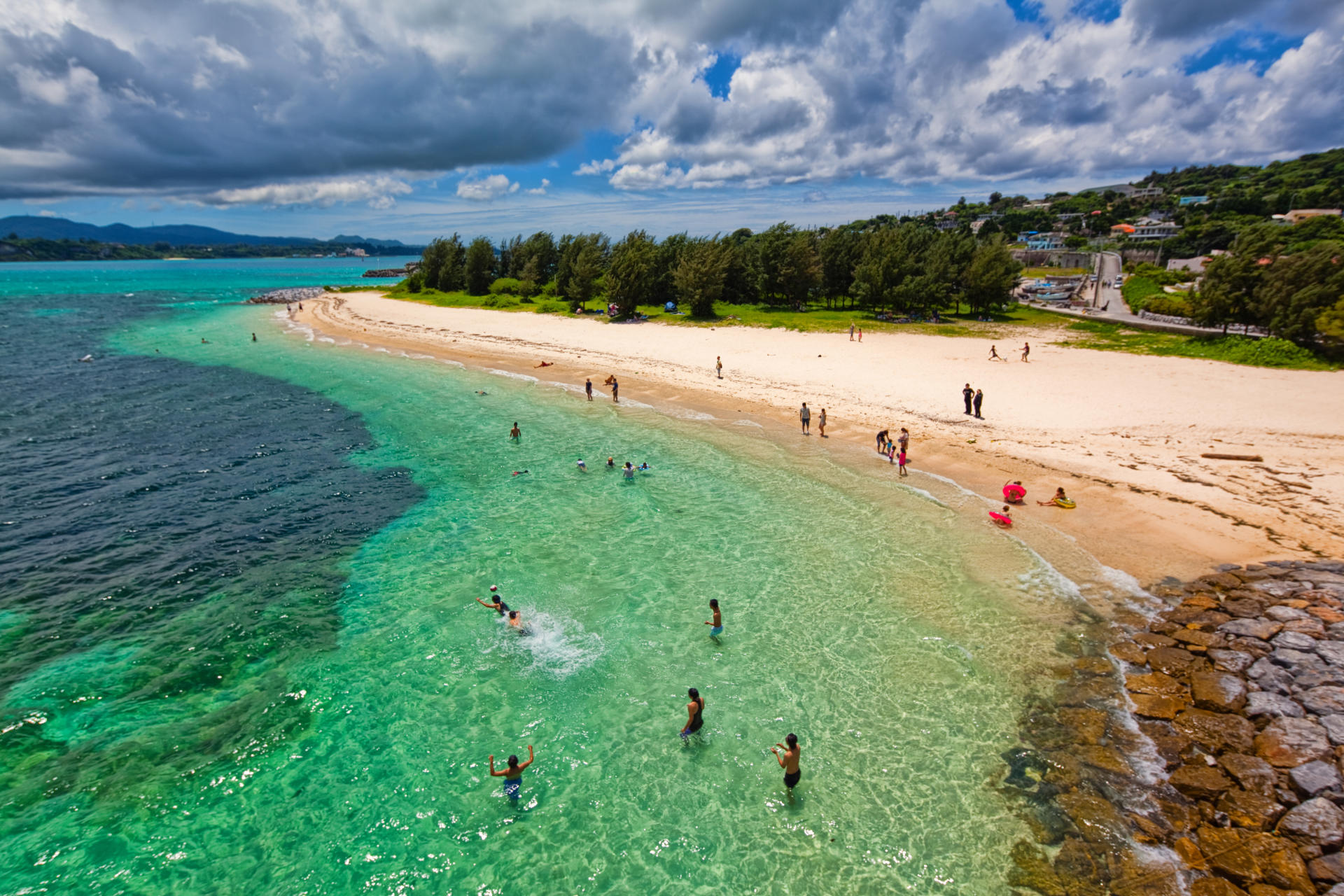 Outdoor Japan TRAVELER magazine - Issue 41 - AUTUMN 2011 - Island Beat ...