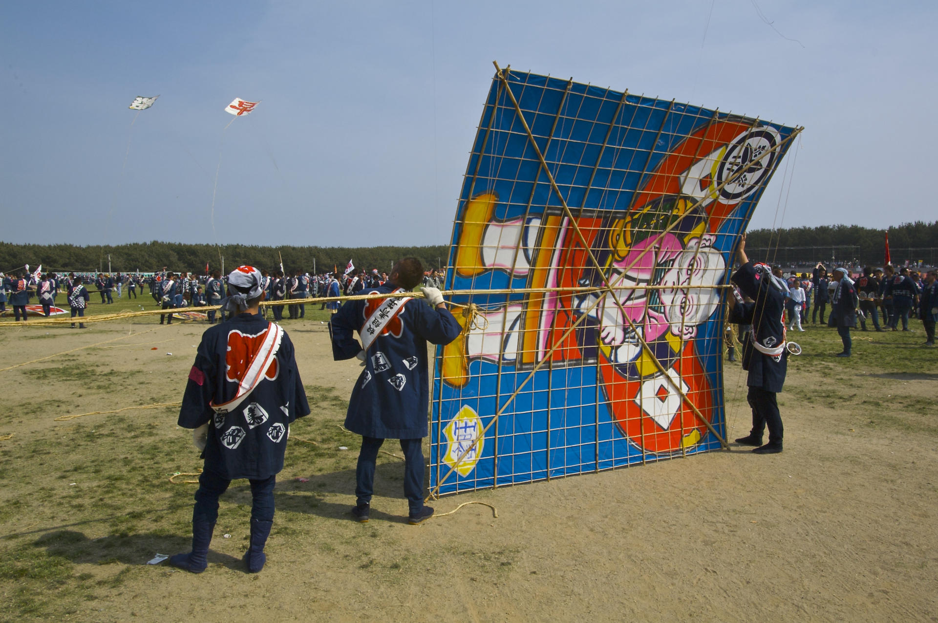 Outdoor Japan Traveler - Issue 51 (Spring 2014) - Battle of the Skies ...