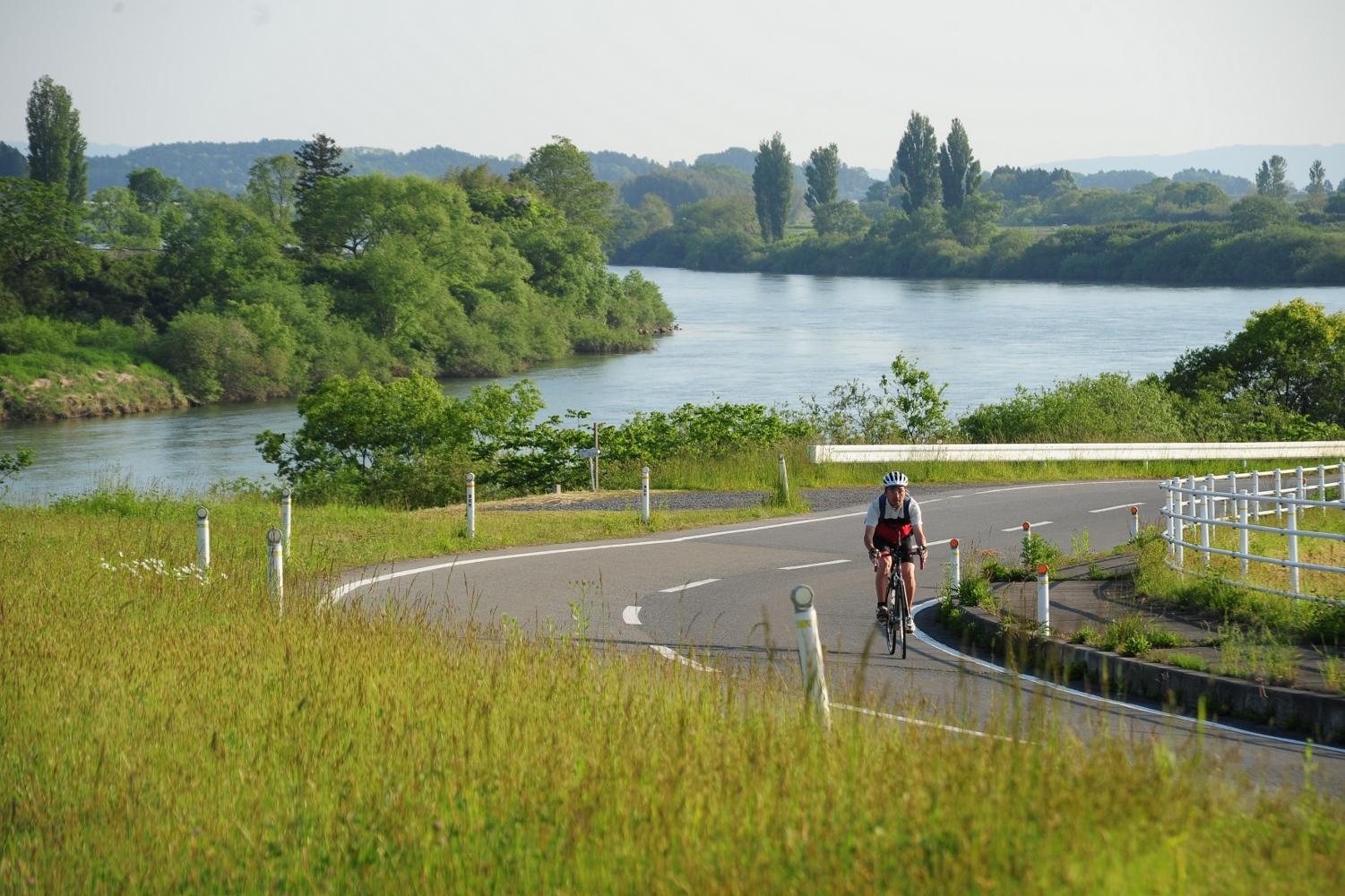 Outdoor Japan TRAVELER Magazine - Issue 41 - Autumn 2012 - Cycling in ...