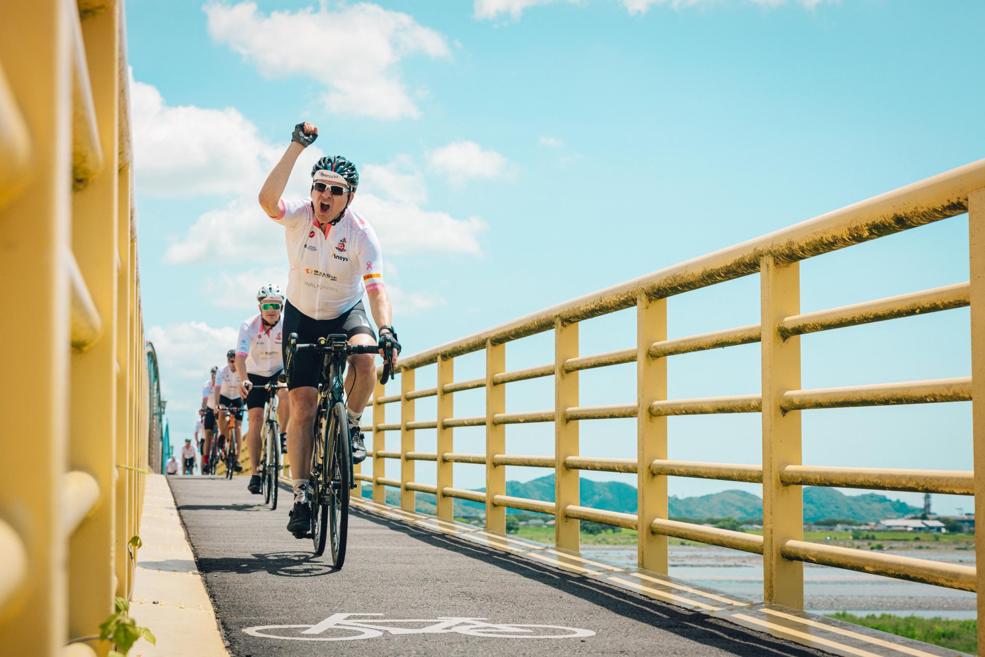 The Knights in White Lycra Ride Again - Outdoor Japan